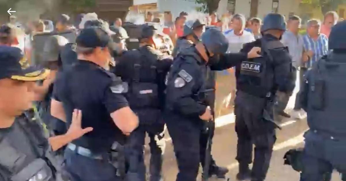 Violenta represión a vecinos de Corrientes que pedían seguridad