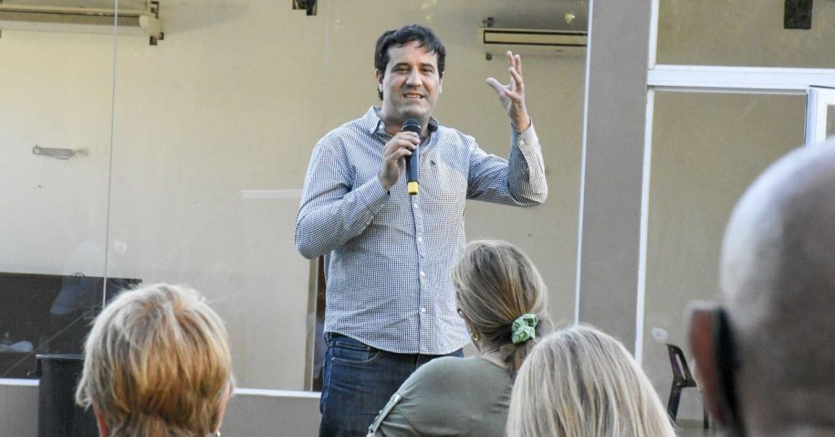 En la UCR bonaerense, se esmerila el poder de Maxi Abad