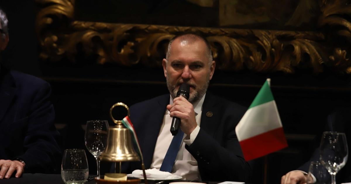 Ataque A La Sede De La Ucr El Presidente Insinuó Que Se Trató De Un